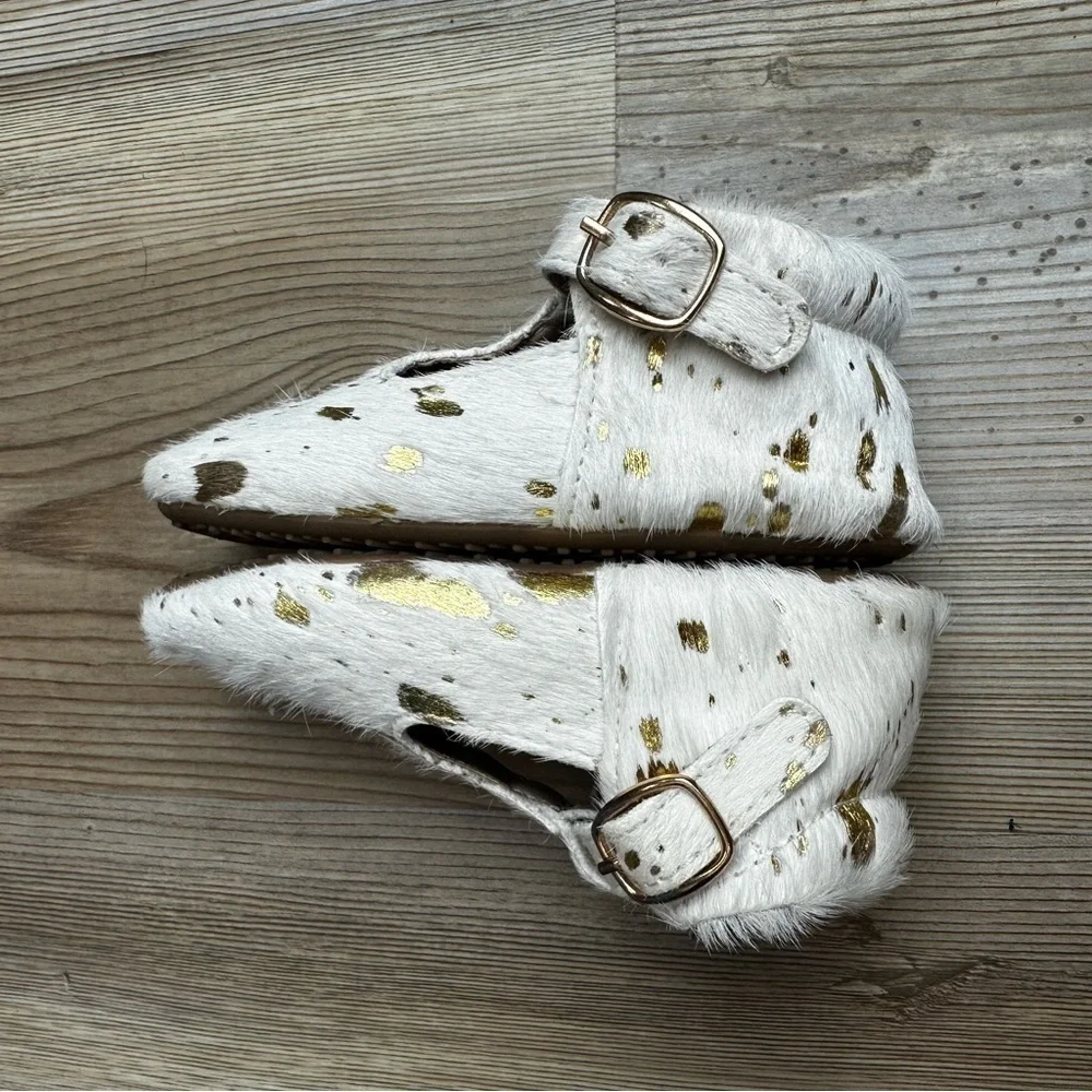 Monkey Feet | Shoes | Monkey Feet White Gold Faux Fur Tstrap Baby Shoes ...